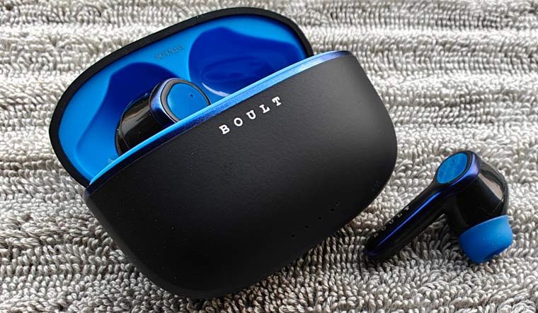 True wireless earbuds: Decoding the pros and cons of Boult Curve Buds ...