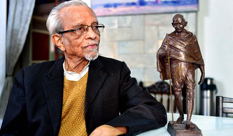 Sadashiv Sathe: Making Gandhi statues since 1952- The Week