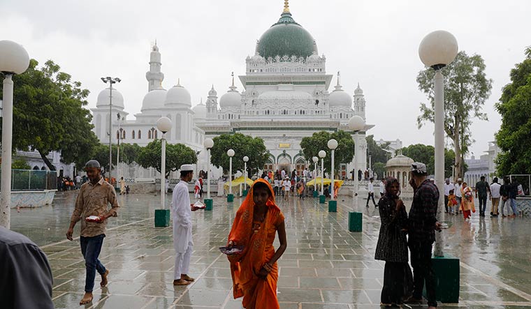 Dewa Sharif: Where religion, caste and creed melt away- The Week