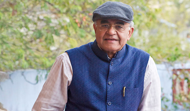 When Gurcharan Das kissed everybody, and solved the problem- The Week