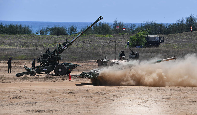 India's first indigenously made artillery gun Dhanush to be inducted on ...