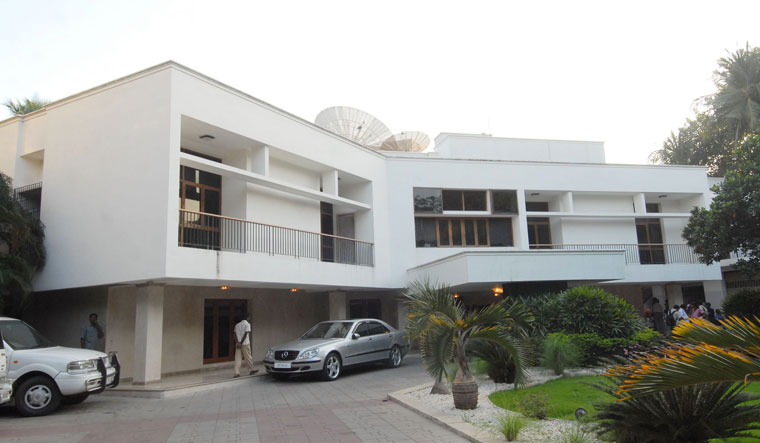 Jayalalithaa's niece takes possession of Poes Garden home- The Week