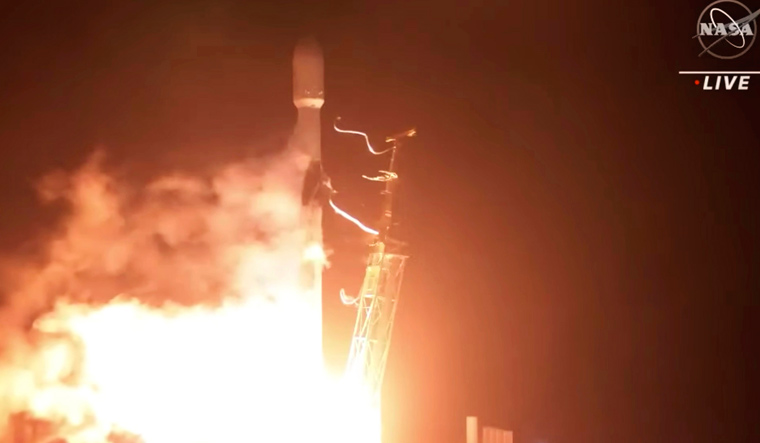 DART begins its voyage to test the world's first planetary defense ...