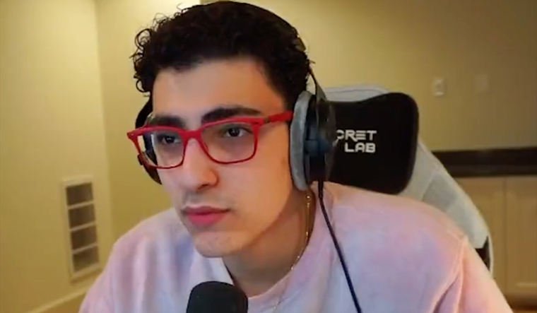 Professional Gamer AbsorberYT Has a Following Close to 10 Million- The Week