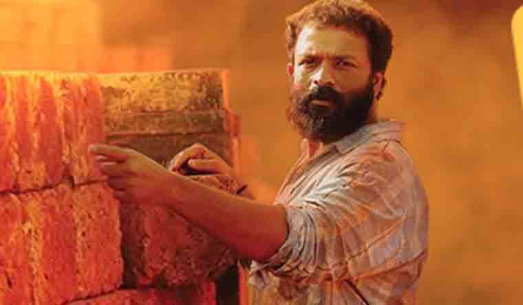 Jayasurya has narrow escape from accident on sets of ‘Vellam’, video ...