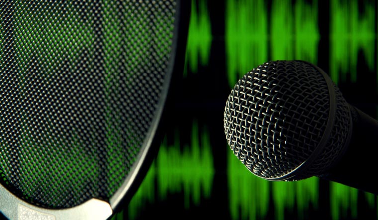 AI noise-canceling headphones empower wearers pick their sound ...