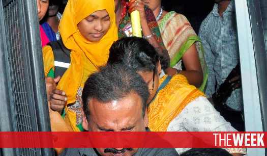 Hadiya returns to Salem college, vows to meet husband