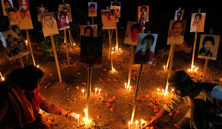 Godhra riots victims, activists resolve to fight against those ...