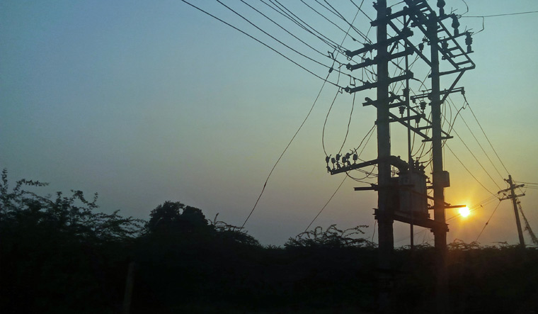 India likely to achieve universal household electrification by Jan-end ...