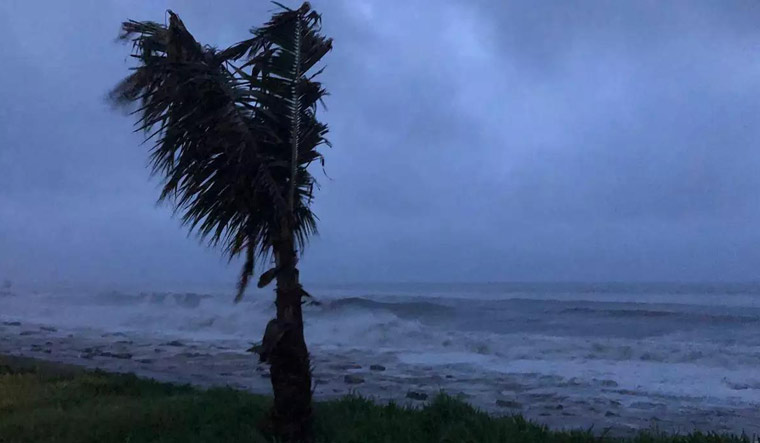 TN, Kerala, AP to get rain, high-speed winds as cyclone Fani ...