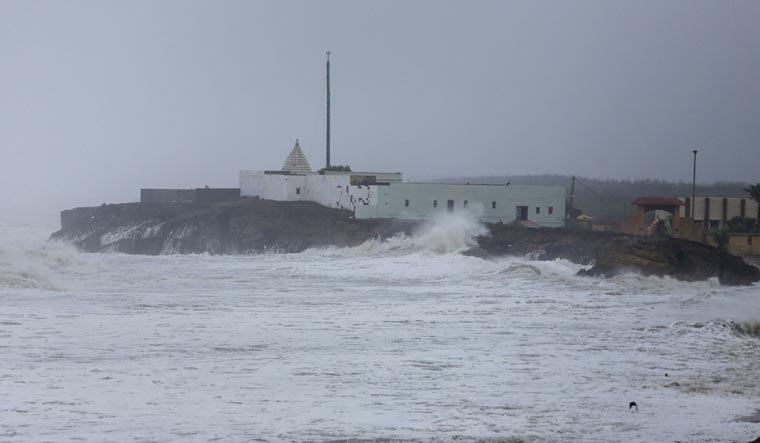 Gujarat heaves a sigh of relief as Cyclone Vayu changes its course- The ...