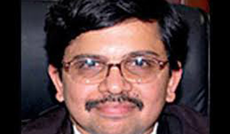 Judge hearing Delhi violence case transferred; Law min says due process ...