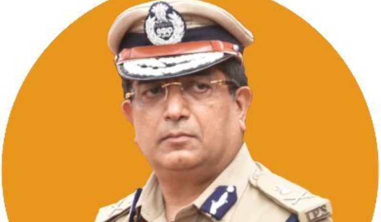 Senior IPS officer Bhaskar Rao seeks VRS, likely to enter politics- The ...