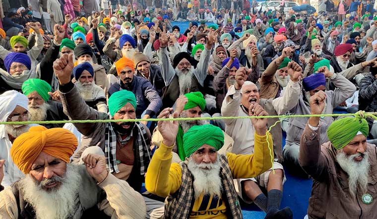 Security upped as hundreds of farmer protesters head to Delhi for ...