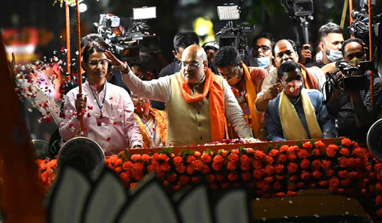 BJP says no more big rallies in WB campaign; Modi, others to address ...