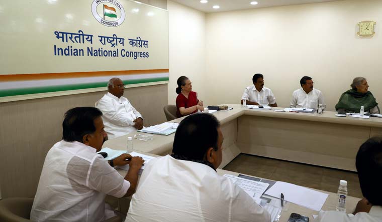 Kharge forms 47-member Congress Steering Committee; no place for Shashi ...