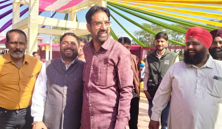 MP HC quashes caste certificate; Scindia supporter MLA Jajji likely to ...