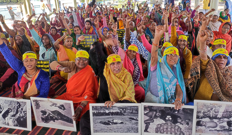 Bhopal gas tragedy: Ten survivors start indefinite fast demanding ...
