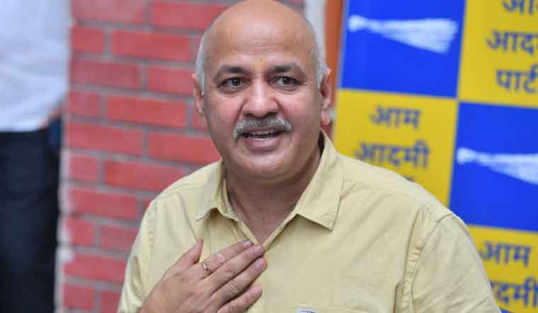 Delhi CM Arvind Kejriwal facilitate Delhi govt school students who ...