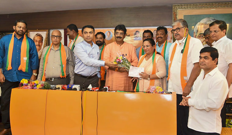 Major setback for Congress in Goa as 8 MLAs, including ex-CM, join BJP ...