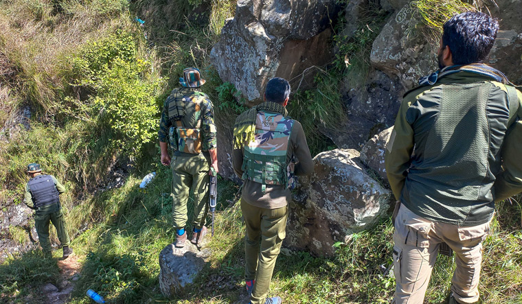 J&K: 2 soldiers hurt in encounter at Rajouri; op still on to flush out militants from Broh ...