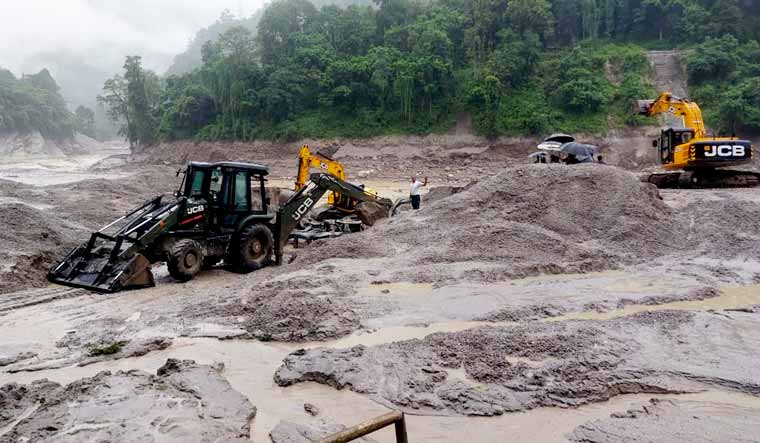 Sikkim flash floods: Toll rises, bodies of 7 soldiers recovered from ...