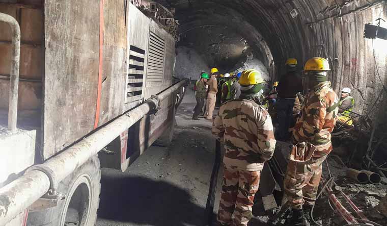 Uttarkashi tunnel collapse: Large steel pipes brought in to pull out ...