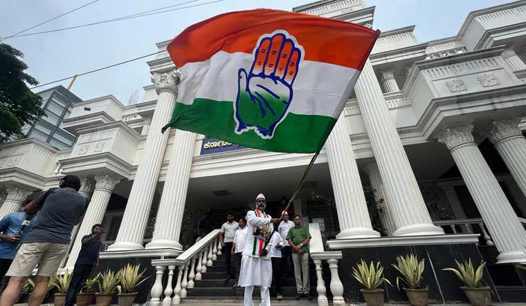 Congress takes giant strides towards a clear majority in Karnataka- The ...