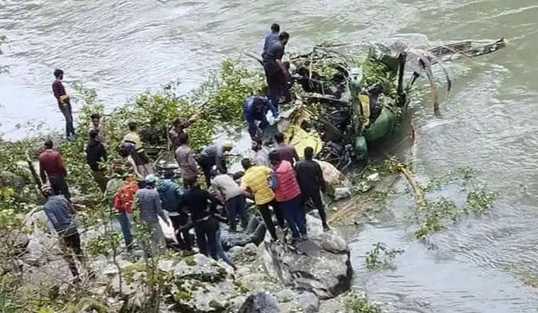 J&K: Army chopper crashes in Kishtwar, rescue operations underway - The ...