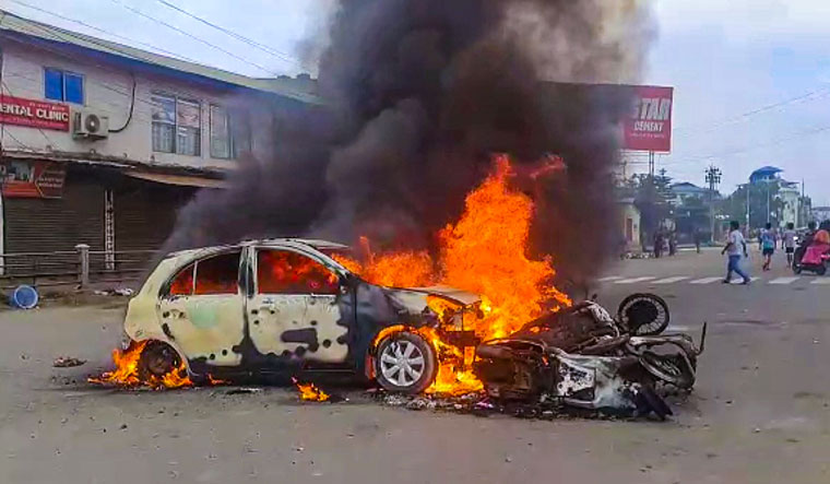 Manipur violence: Govt issues 'shoot at sight' order; Centre sends RAF ...