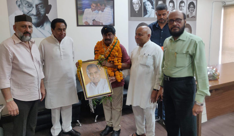 Madhya Pradesh: Former CM’s son, ex-minister Deepak Joshi joins ...