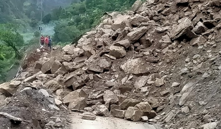 Uttarakhand: Badrinath National Highway blocked due to landslide in Chamoli, several stranded ...