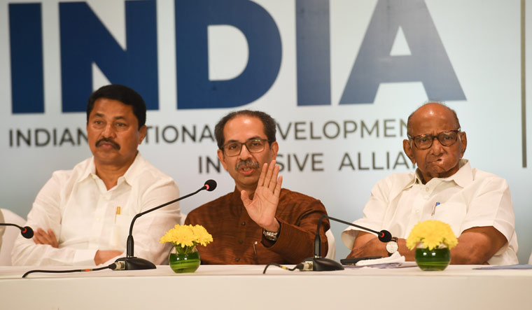 'Uddhav now a puppet of Congress': Shinde faction targets Thackerays ...