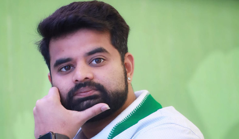 Karnataka HC disqualifies Devegowda's grandson as Hassan MP over false ...