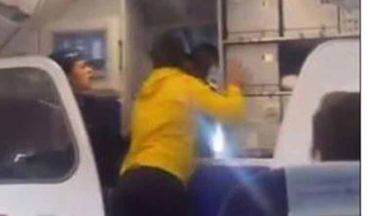 Passenger apologises after hitting IndiGo pilot; Delhi police registers ...