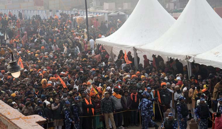 3 lakh devotees visit Ram Mandir on Day 1; CM Yogi Adityanath reviews ...