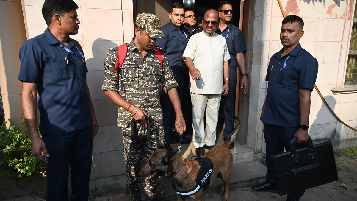 West Bengal Governor Ananda Bose deploys CRPF, sniffer dogs to scan Raj ...