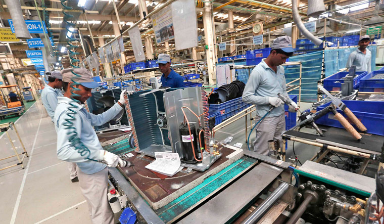 Rising temperature reduces labour productivity, says study- The Week