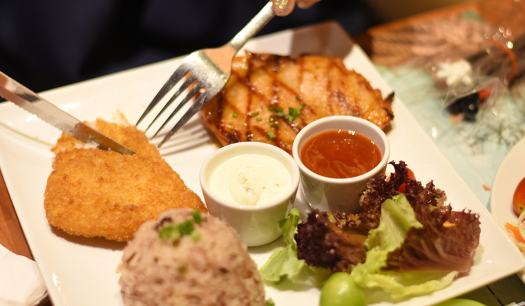 Daily fried chicken, fish tied to high risk of early death- The Week