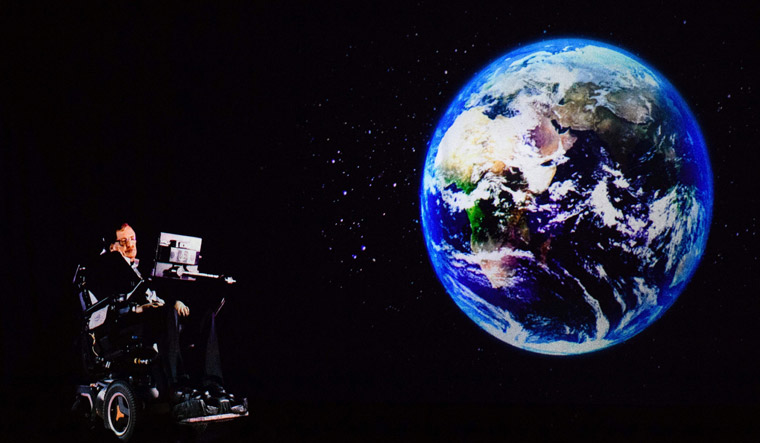 NASA's tribute: When Hawking spoke with International Space Station ...