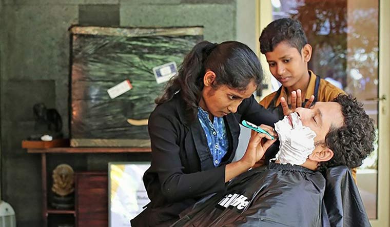When Sachin Tendulkar got his 'first shave' from female barbers Neha ...