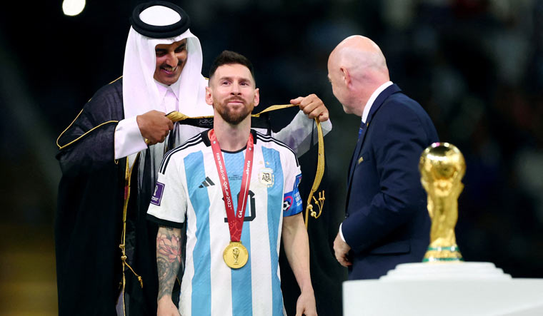 Messi's black cloak at Qatar 2022: What is bisht, and what is its ...