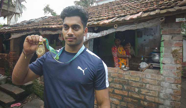 'Need govt help to overcome poverty': CWG gold medallist lifter Achinta ...