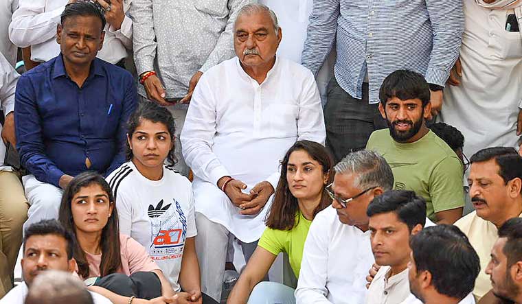 Sexual harassment issue: Wrestlers' protest takes political colour- The ...