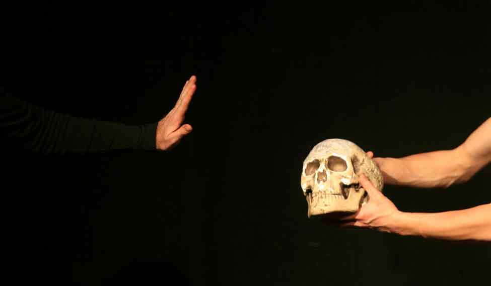 Shakespeare's skull stolen?