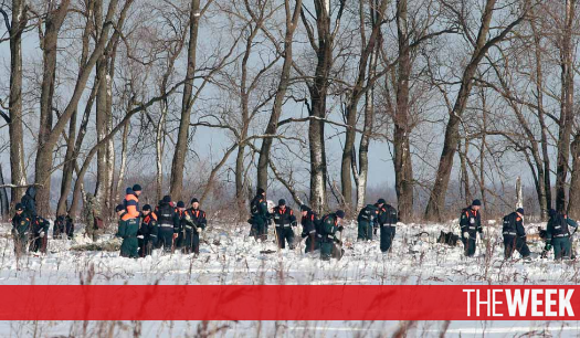 Russia hunts for body fragments, clues after fatal plane crash