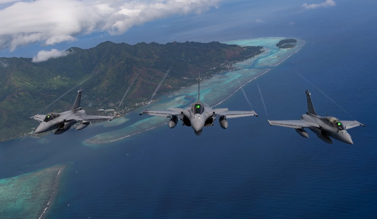 Did French Rafale fighters really fly 17,000km nonstop in 12 hours ...