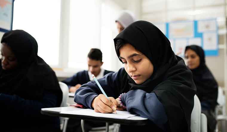 UAE students start shorter 4.5-day school week- The Week