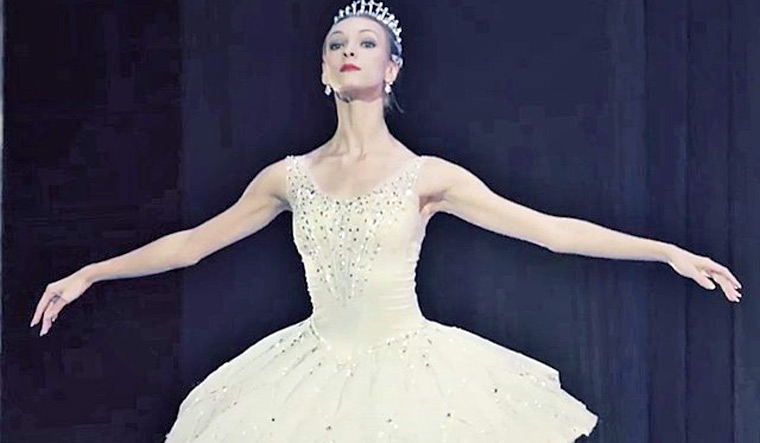 Russian star ballerina Olga Smirnova quits Bolshoi Ballet over Ukraine ...