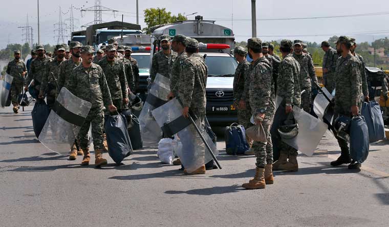 PTI Azadi March: Imran sets out for Islamabad, clashes reported in ...